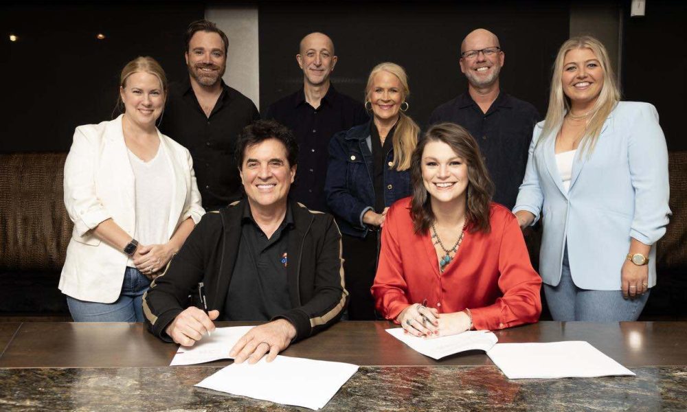 Mae Estes signs global recording agreement with Big Machine Records ...